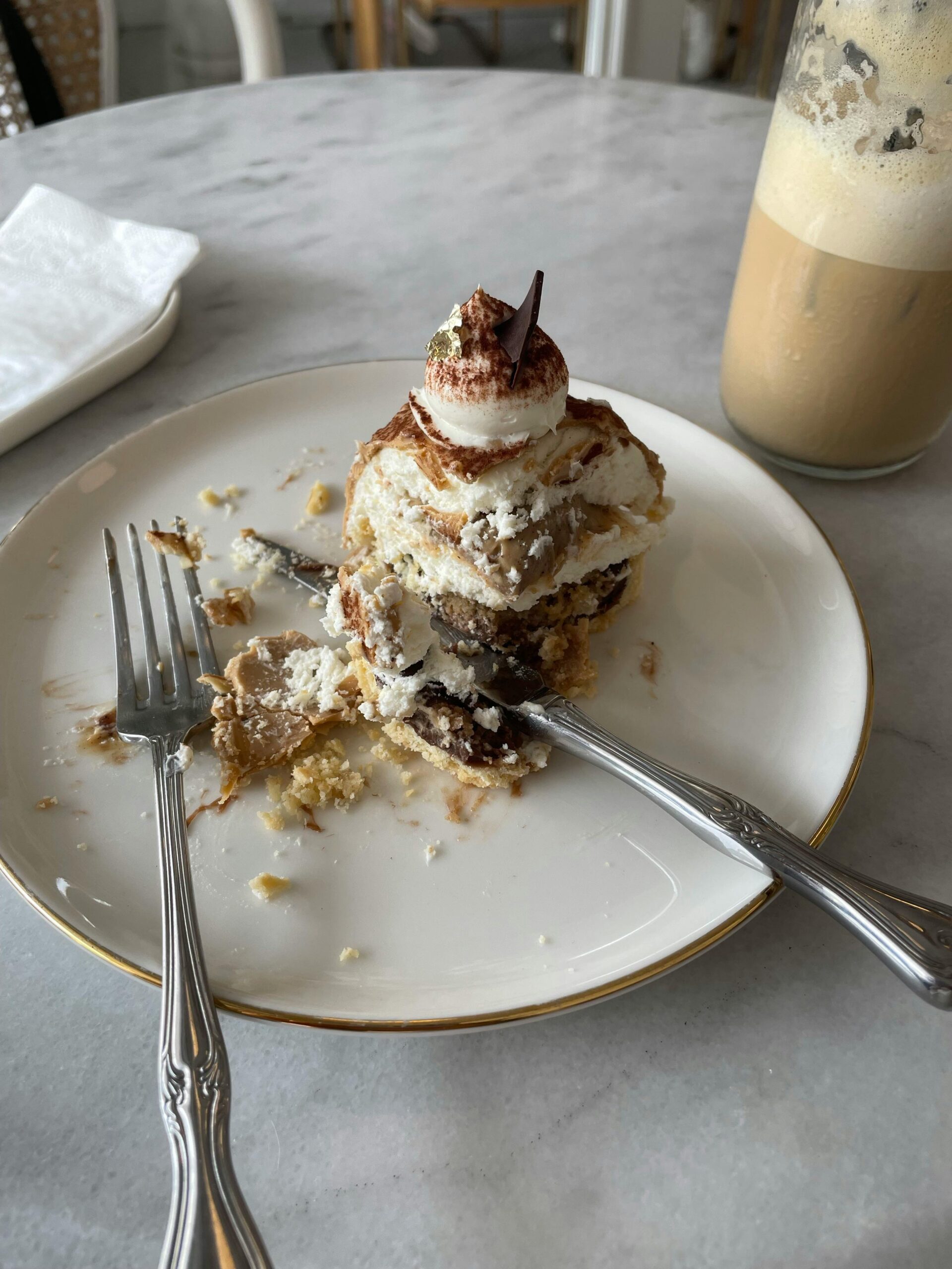 120 A-Z Solo Date Ideas To Romanticize Your Life