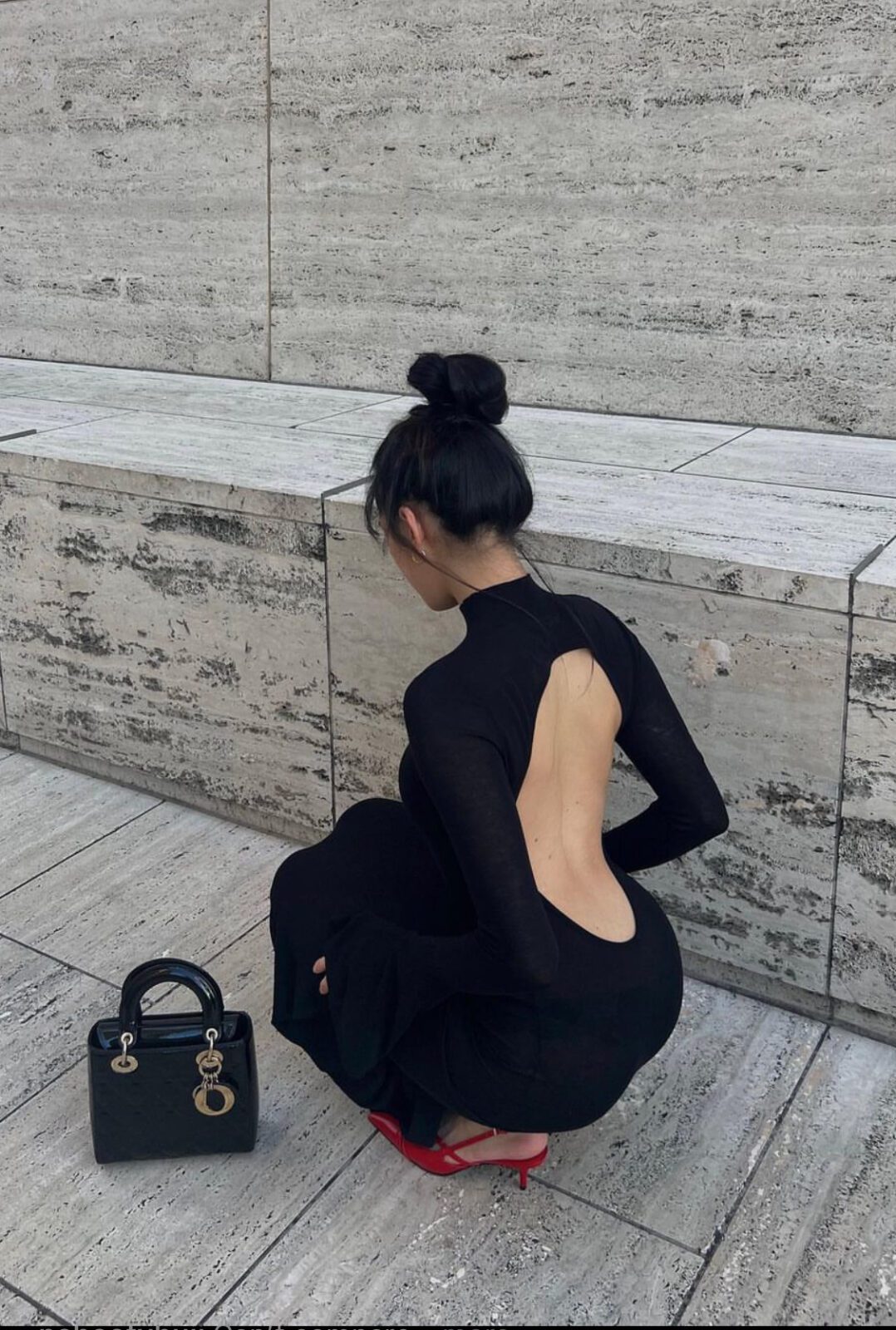 10 Dark Feminine Outfits That Give Main Character Vibes