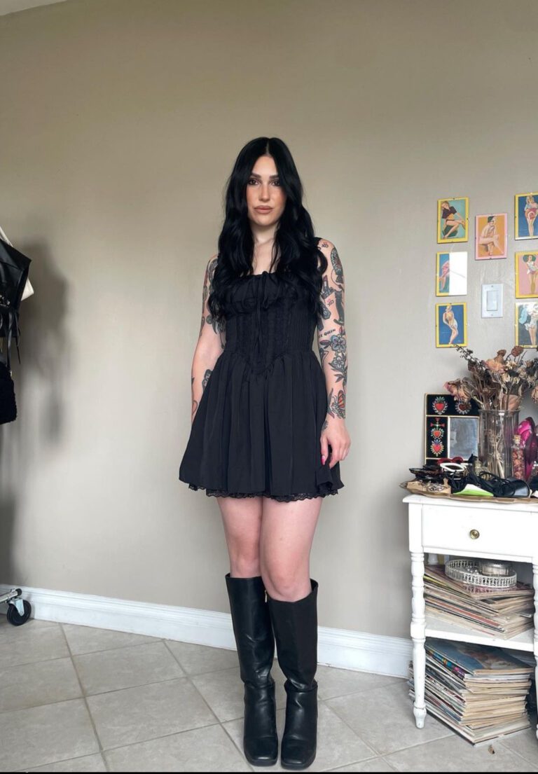 10 Dark Feminine Outfits That Give Main Character Vibes