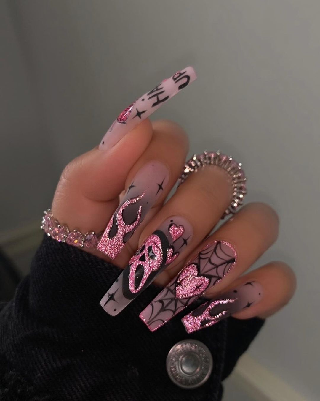 40 Spooktacular Halloween Nails Designs To Get Your Freak On