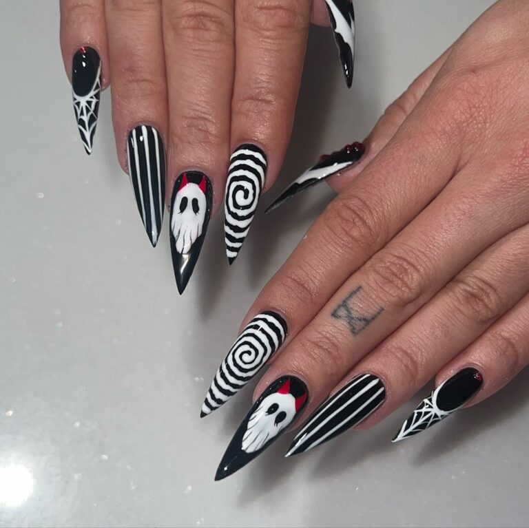 40 Spooktacular Halloween Nails Designs To Get Your Freak On