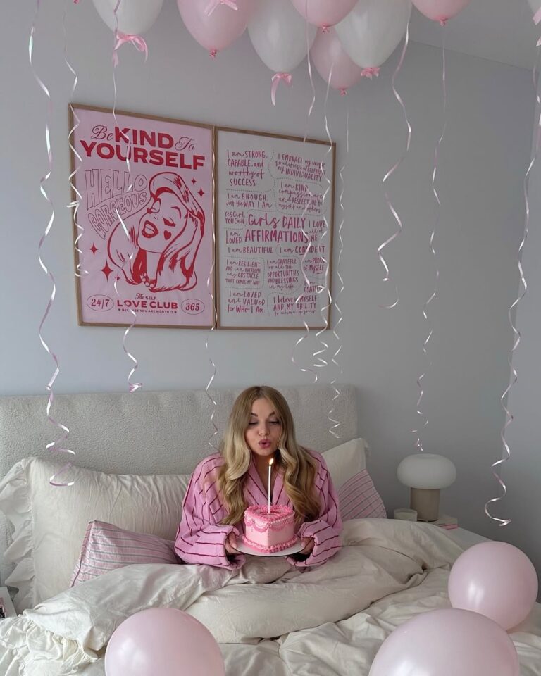 15 Girly Apartment Decor Ideas That Will Make You A Homebody