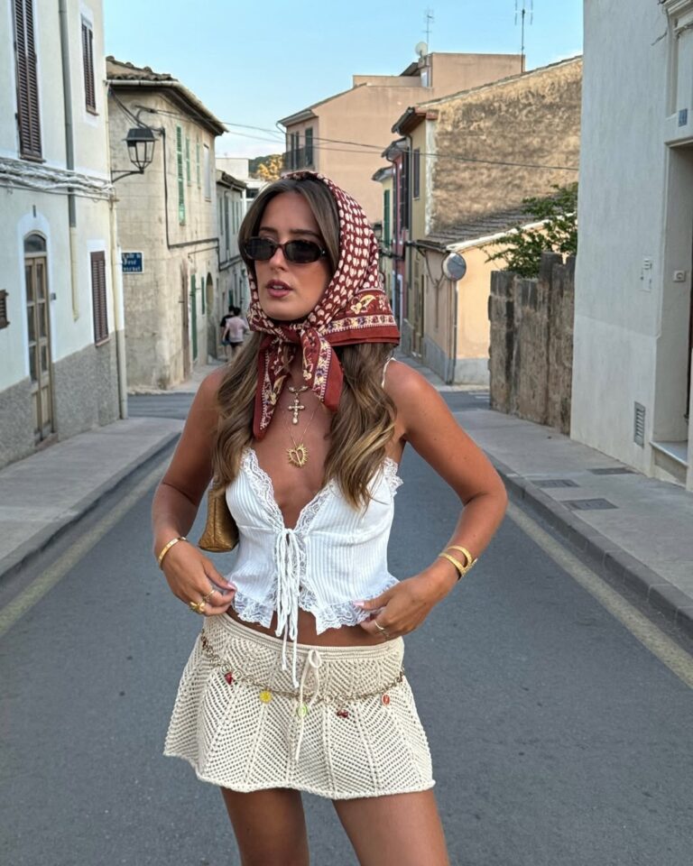 30 Beach Holiday Outfits For Every Party (Yes, Even That One)