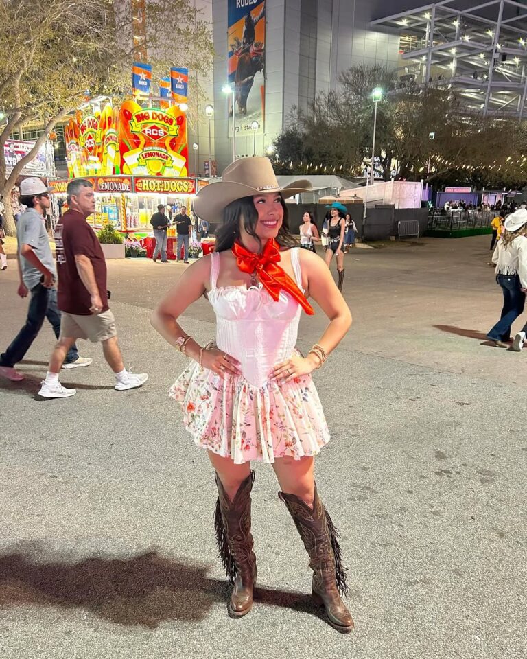 30 Rodeo Outfits That’ll Lasso You a Loaded Cowboy