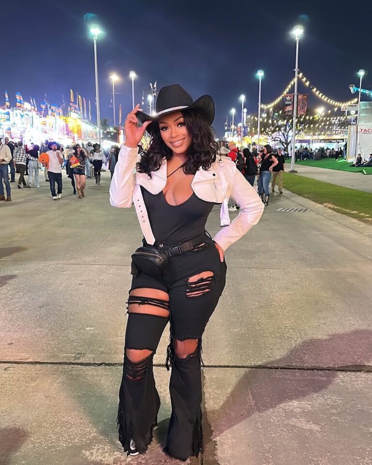 30 Rodeo Outfits That’ll Lasso You a Loaded Cowboy