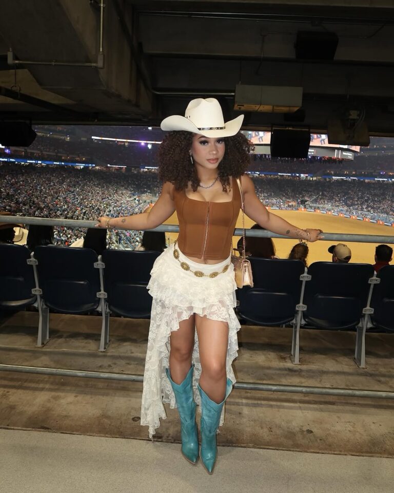 30 Rodeo Outfits That’ll Lasso You a Loaded Cowboy